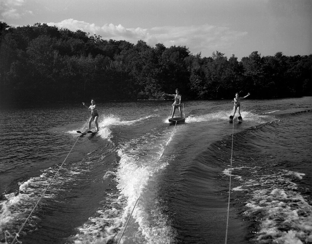 CNE Waterskiers on the Waterfront, 1959 – CNE Heritage